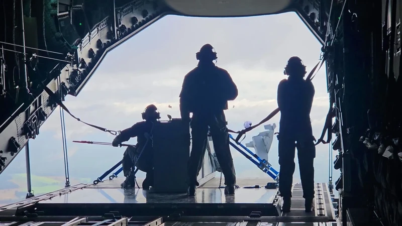 HENSOLDT HADIS Expendable Remote Carrier Dropped from A400M Military ...